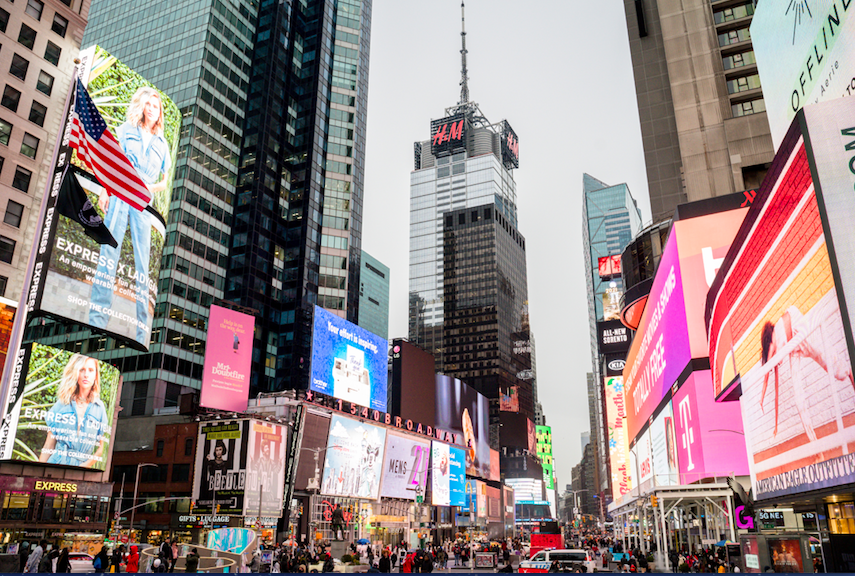Times Square Fashion Week Held Digital Fashion Shows, Viewed Via Double ...