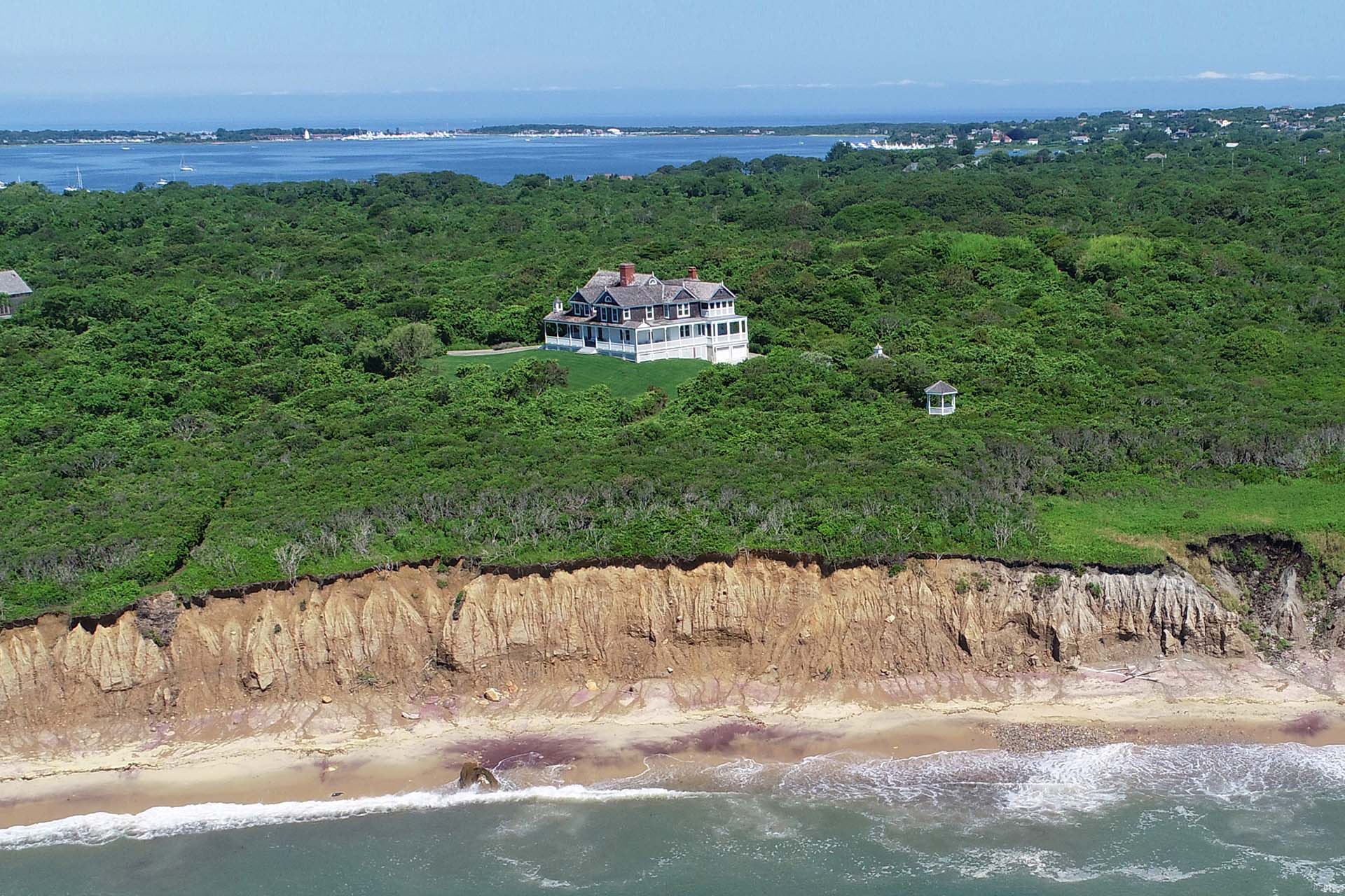 Cavett House The Highest Sale In Montauk This Year • James Lane Post ...