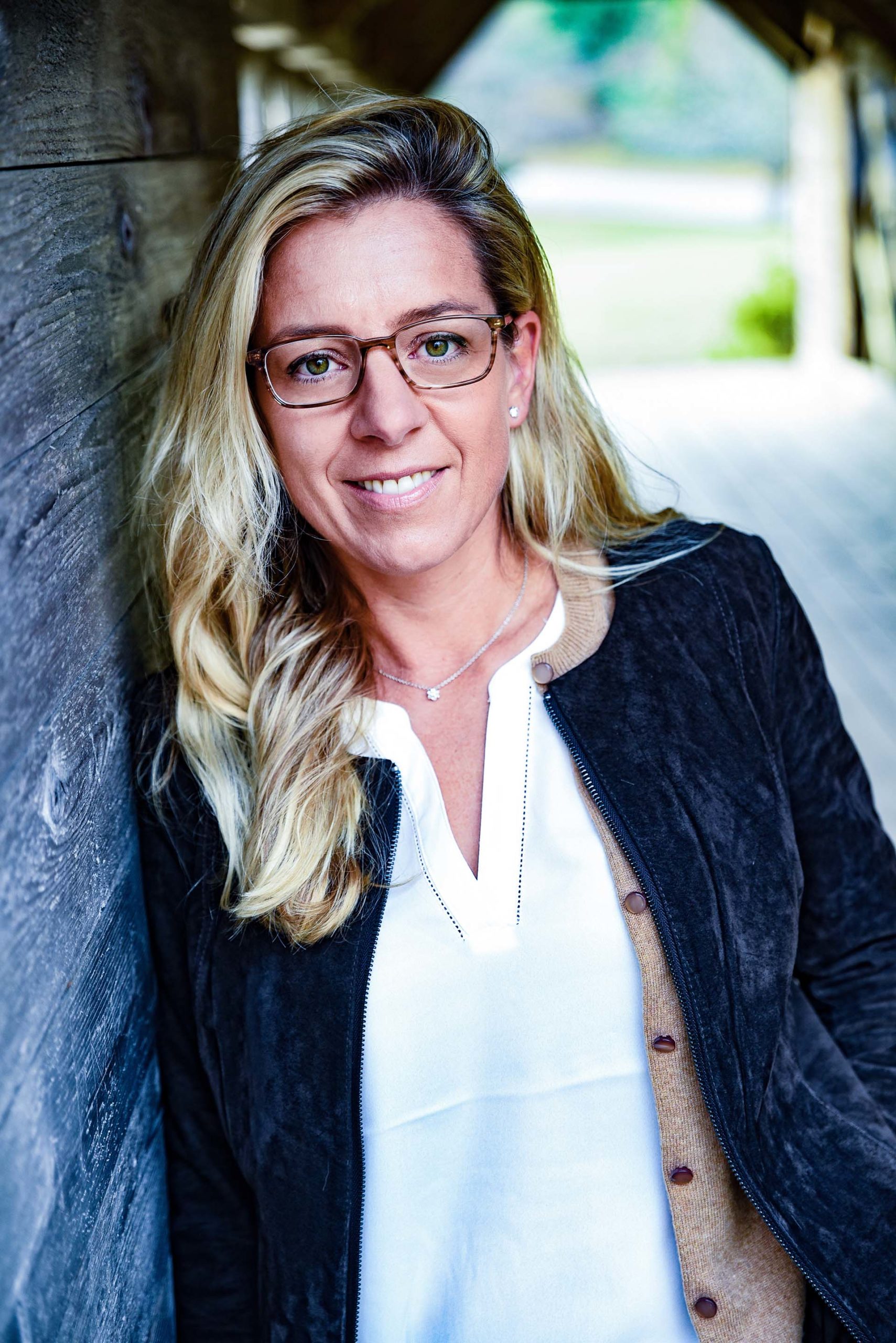 Dana Trotter: The Powerhouse Selling The Hamptons While Living The ...