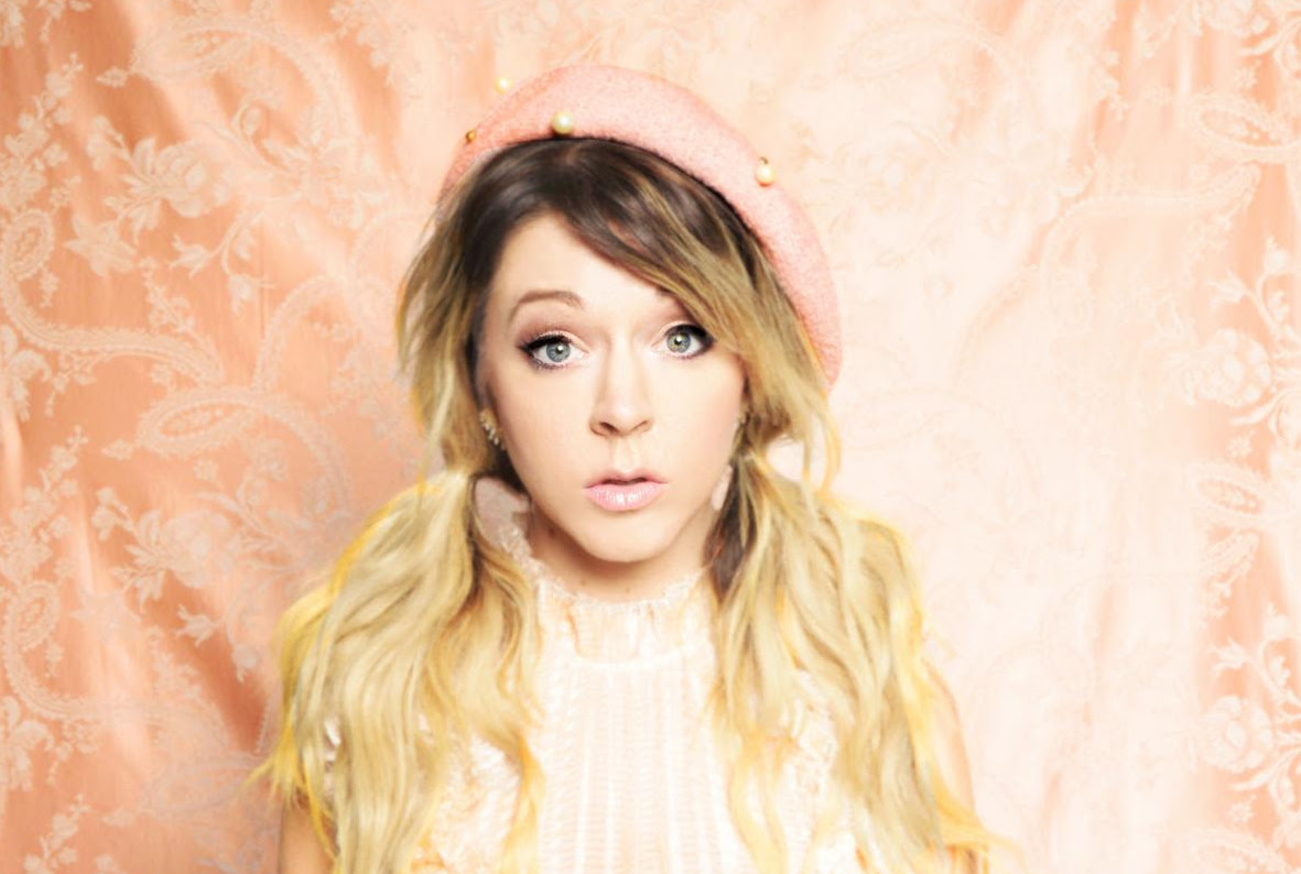 Pop-Violin Sensation Lindsey Stirling Talks US Tour, Aerial Training ...