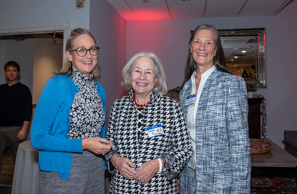 Southampton Inn Hosts Festive Gathering For Local Business & Community ...