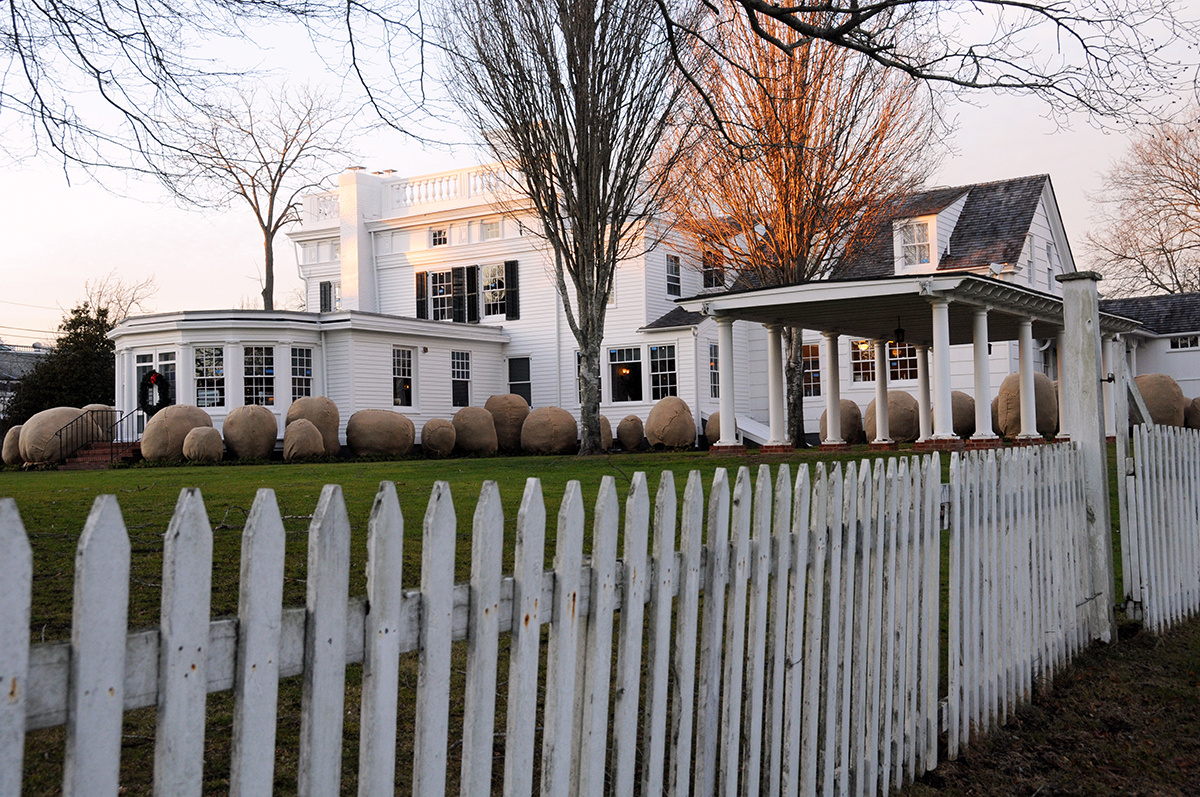 Southampton History Museum Hosts Hearthside Cheer At Rogers Mansion ...